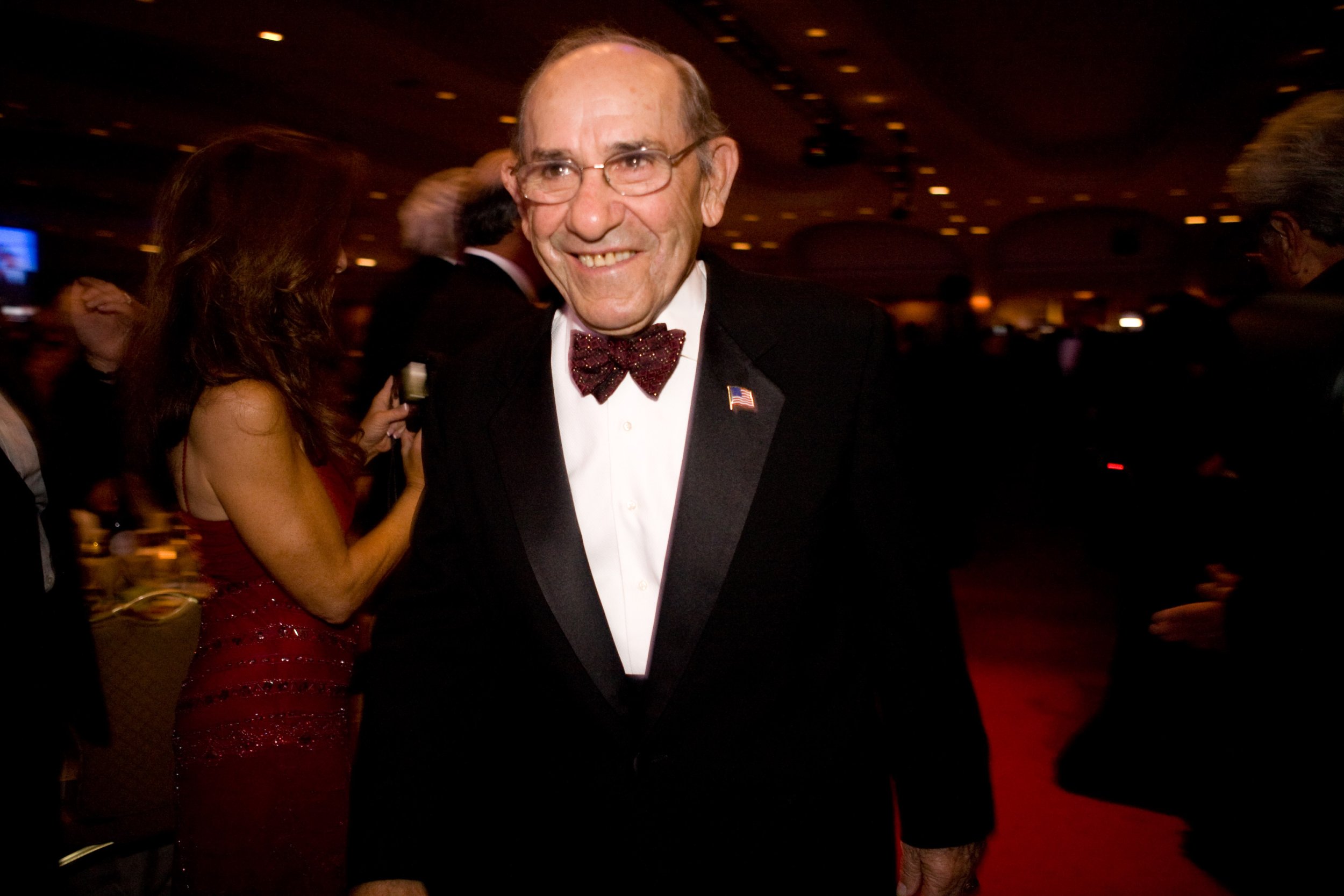 New York Yankees Hall of Fame Catcher Yogi Berra Dies At 90, Read His ...